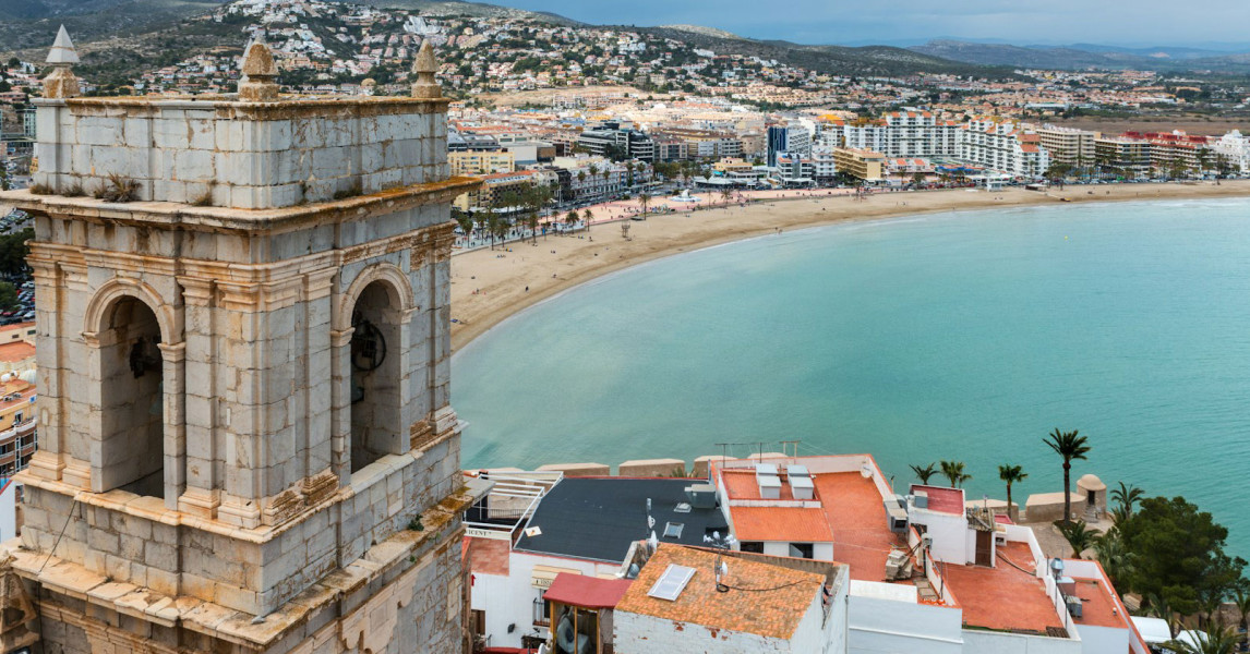 Experience Valencia like a Local: Live, Explore, and Connect
