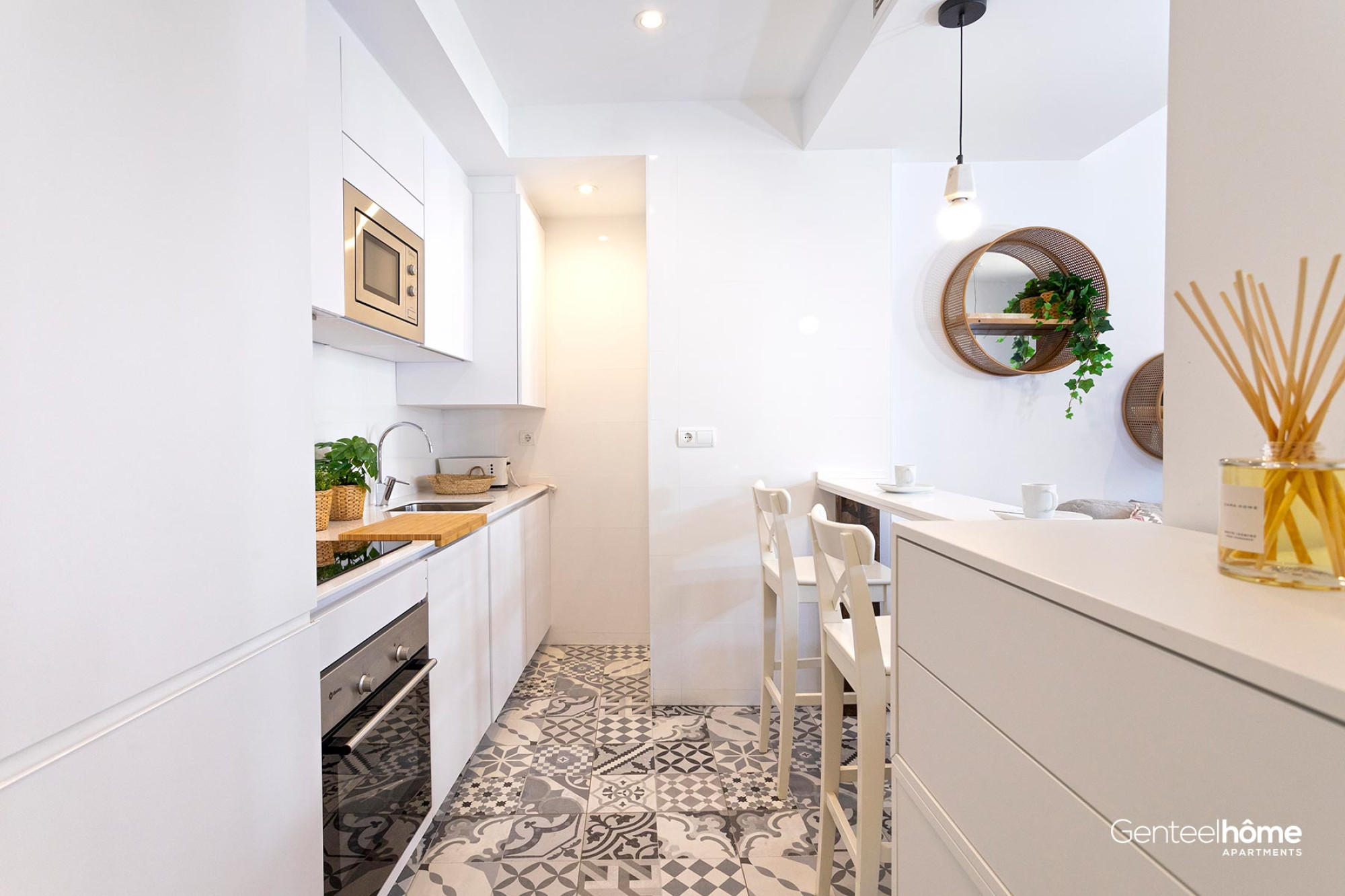 Experience Granada: Live Like a Local, Connect and Explore